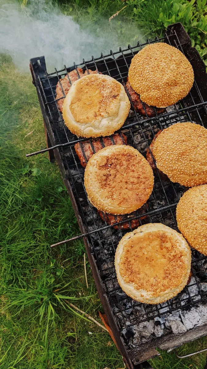 Buns, Brioche, or Beyond: Choosing the Perfect Grilled Burger Bun